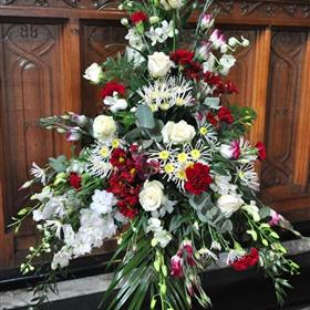 Pedestal Displays for Church & Reception | Rays Florist Weddings